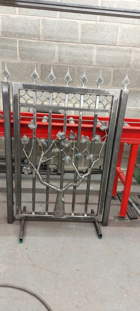 Custom Gate with tree design – ALH Fabrications